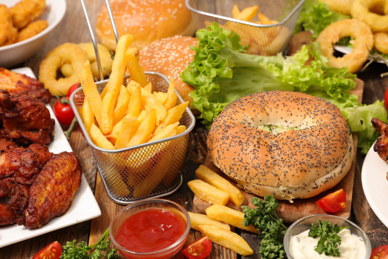 Junk food: una guida completa su cosa sono e perché fanno male - La ...