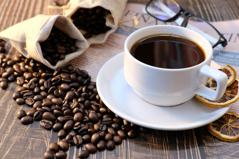 Caffeina: effetti, dosi giornaliere e alimenti più ricchi - La Palestra