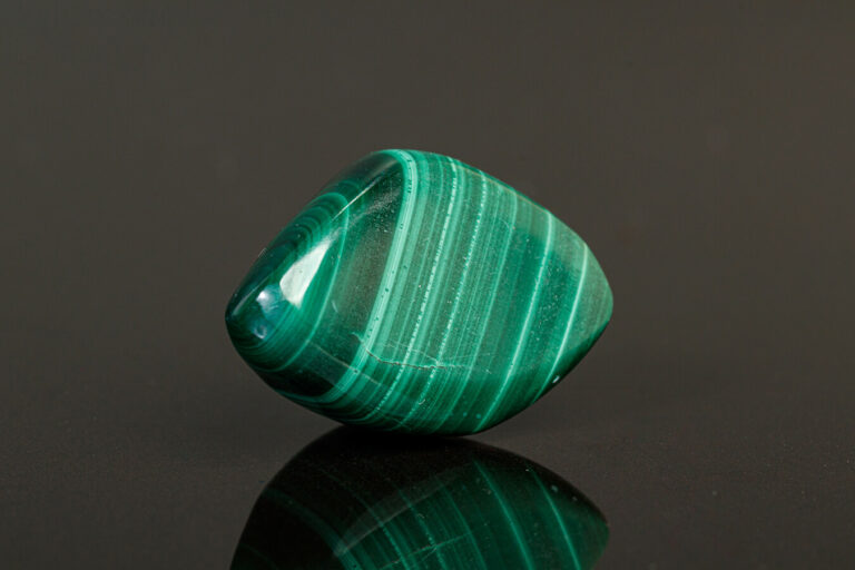 Malachite proprietà: benefici e utilizzi di questa pietra preziosa - La ...